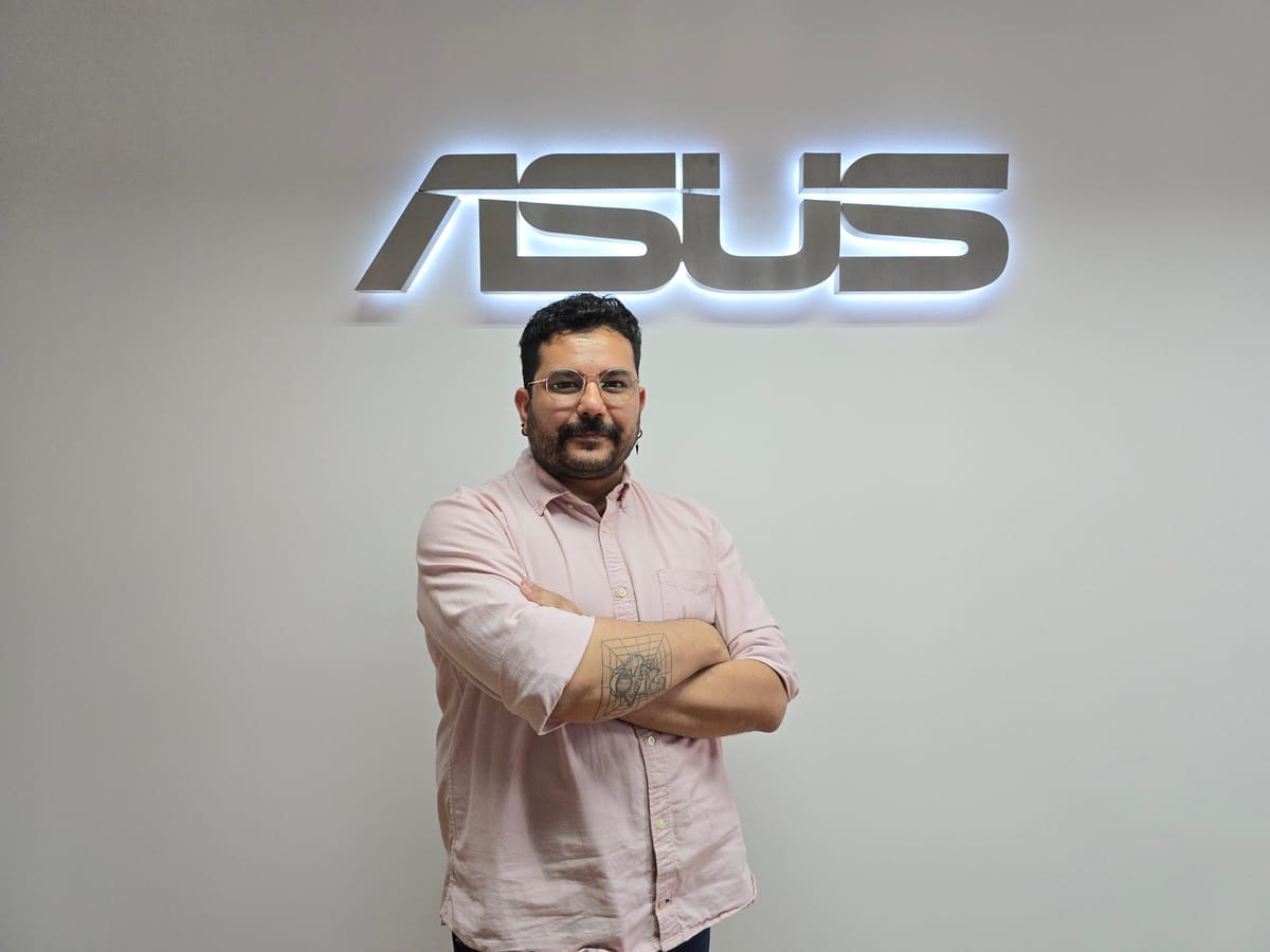Asus impulsa un regreso a la oficina más inteligente con notebooks ...