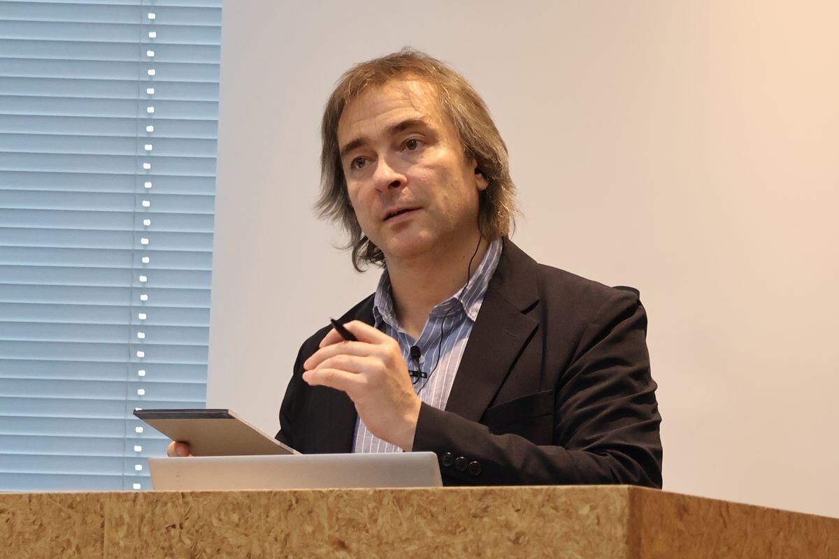 Simone Severini explora más allá de lo cuántico y se une a Google