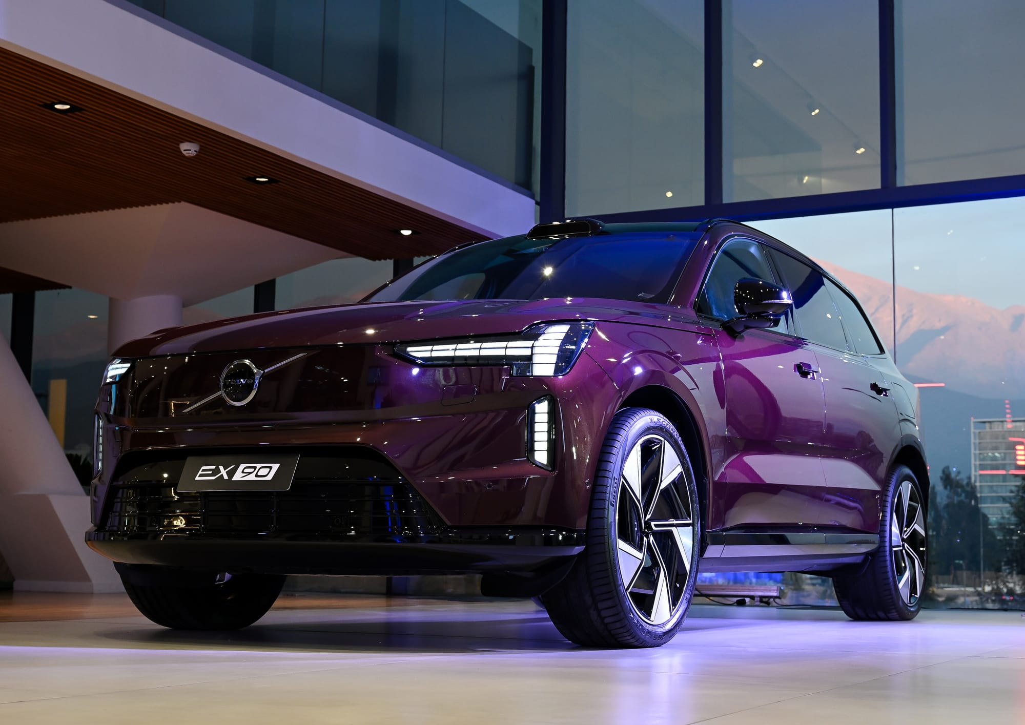 Llega a Chile el Volvo EX90 con NVIDIA DRIVE Orin e IA para anticipar ...